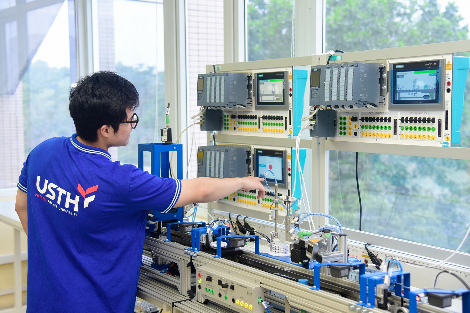 Lý do lựa chọn USTH - Trường Đại học Khoa học và Công nghệ Hà Nội (USTH)