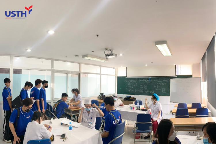 Sinh viên - Trường Đại học Khoa học và Công nghệ Hà Nội (USTH)