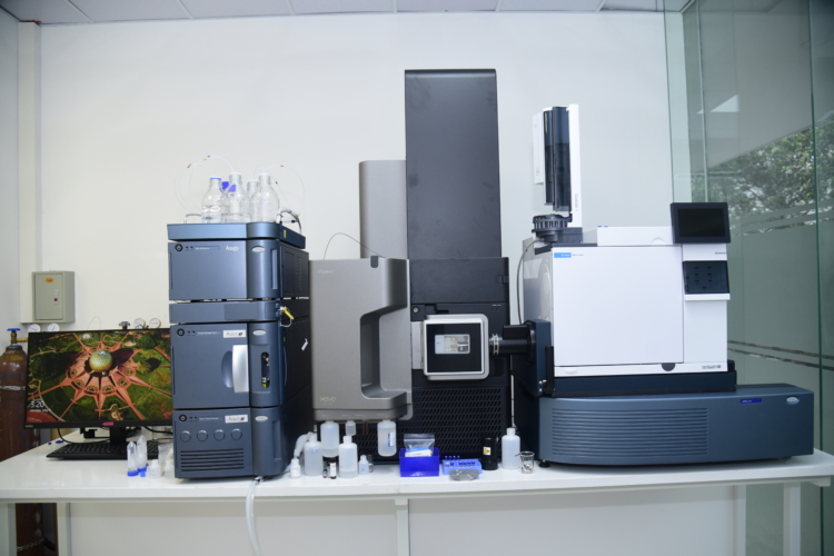 Hệ thống sắc ký lỏng siêu hiệu năng kết nối khối phổ QTOF / QTOF Ultra performance liquid ...