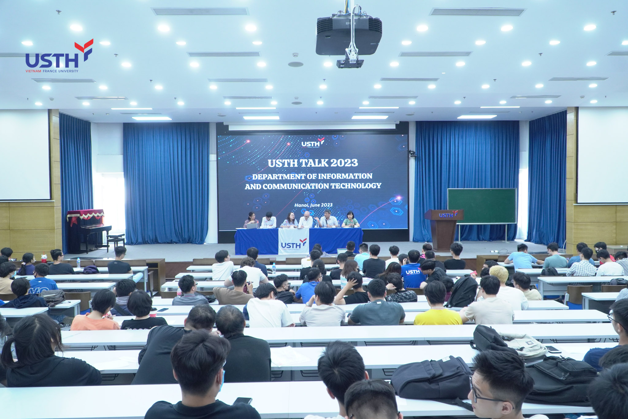 Sinh viên - Trường Đại học Khoa học và Công nghệ Hà Nội (USTH)