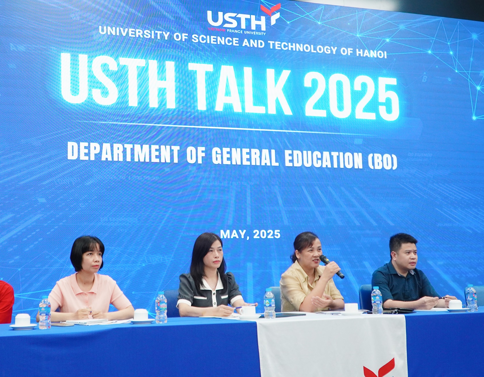 USTH Talk 2025: Diễn đàn đối thoại giữa sinh viên và Nhà trường vì một môi trường học tập tốt hơn